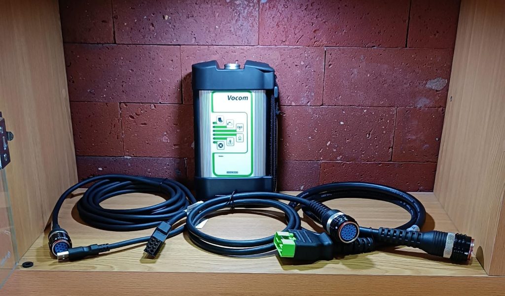 INTERFAZ VOLVO VOCOM 1 – 88890300 CON ADAPTADORES – Superdiag